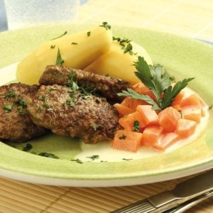 Mild leverbiff med stuvade morötter - Hemmets Journal