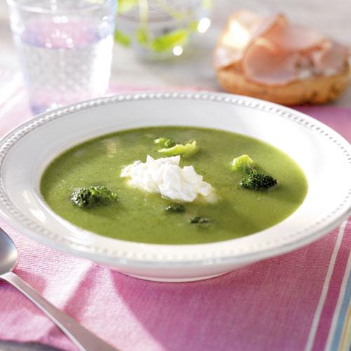 Broccolisoppa med osttopping - Hemmets Journal