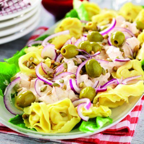 Tortellinisallad med kyckling - Hemmets Journal