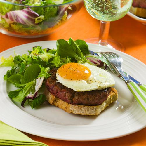 Parisare med stekt ägg - Hemmets Journal