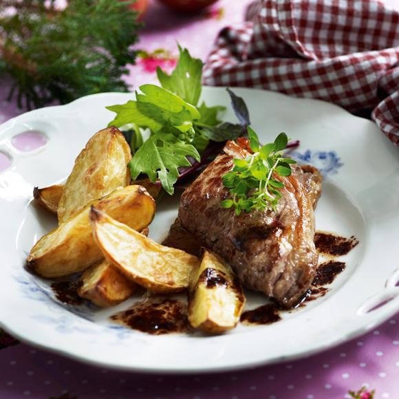 Biff med timjan- och rödvinssås - Hemmets Journal