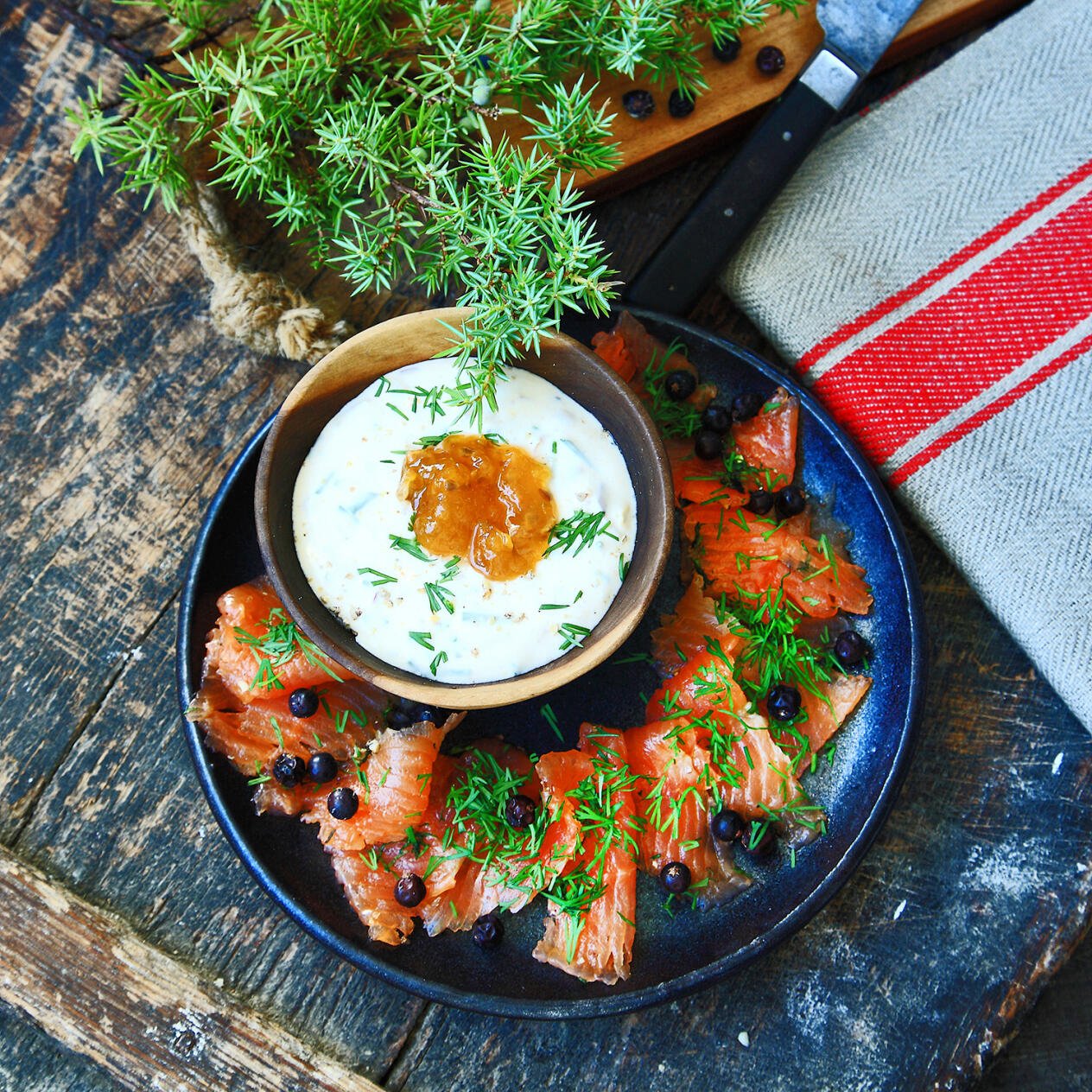 Gravad röding med hjortronsås - Hemmets Journal