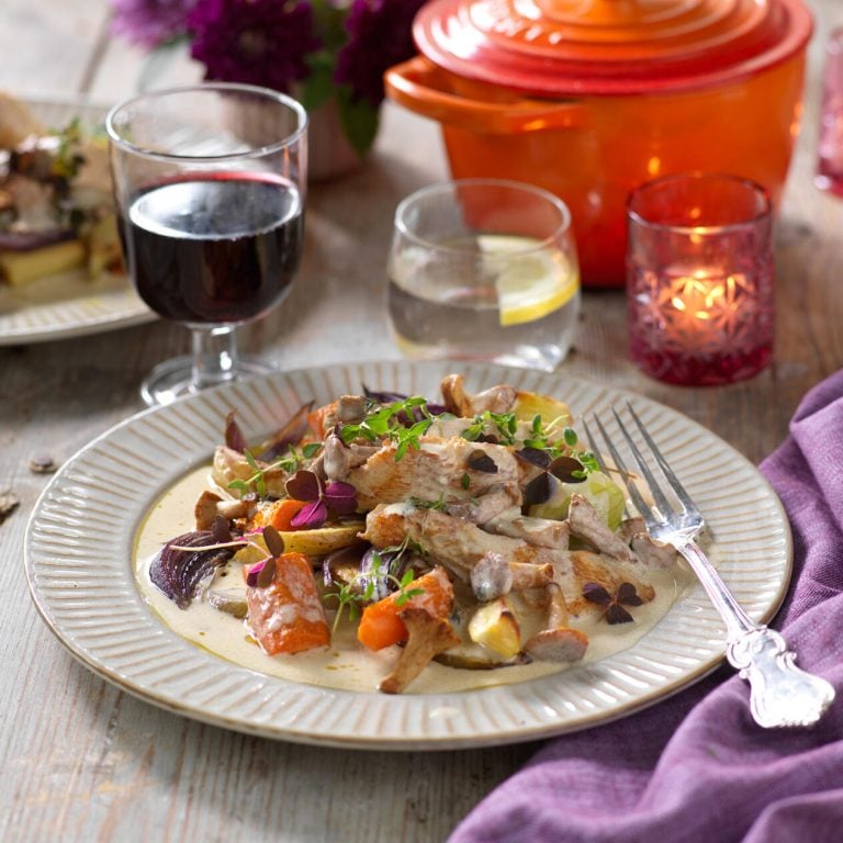 Snabb kyckling­gryta med kantareller - Hemmets Journal