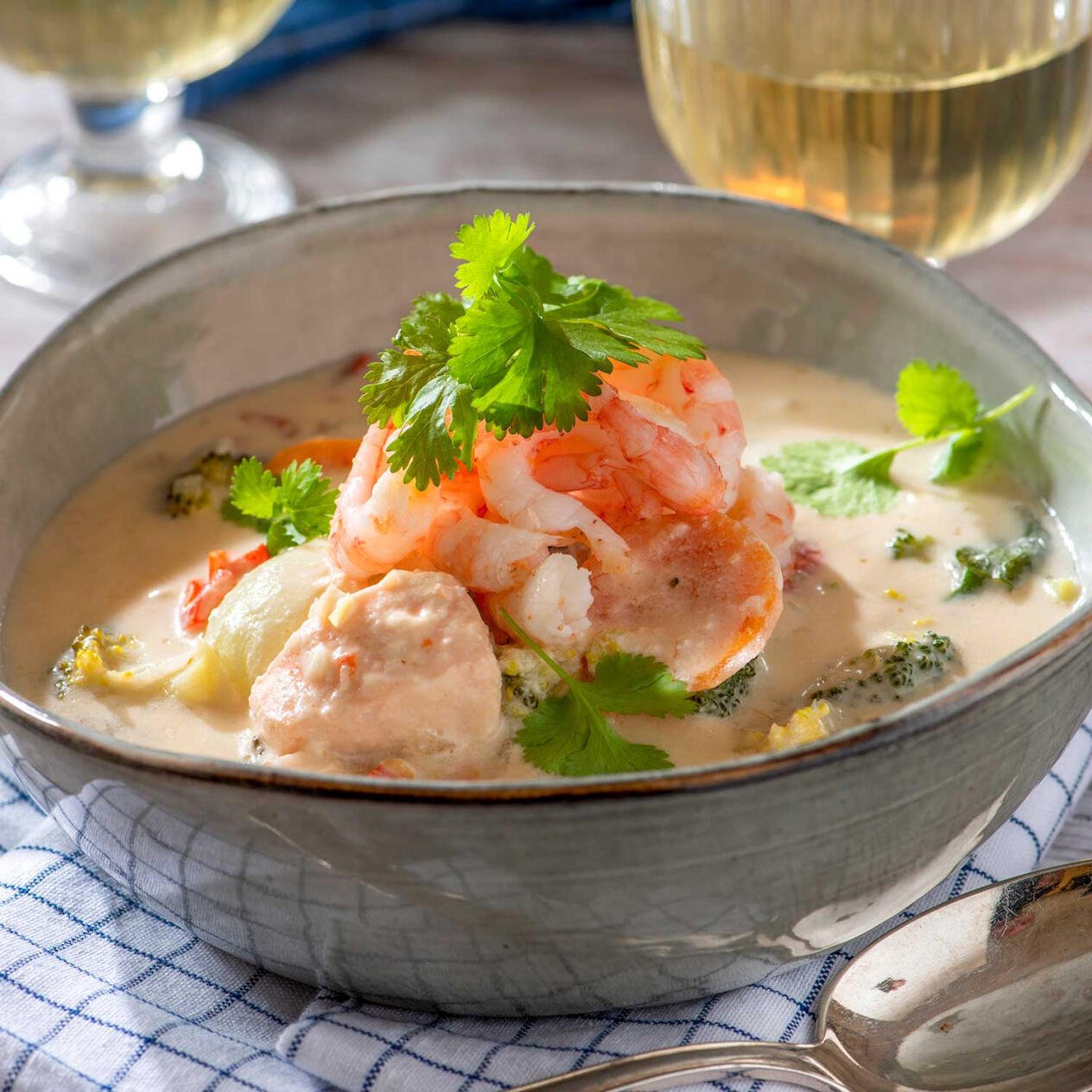 Asiatisk fisksoppa med räkor - Hemmets Journal