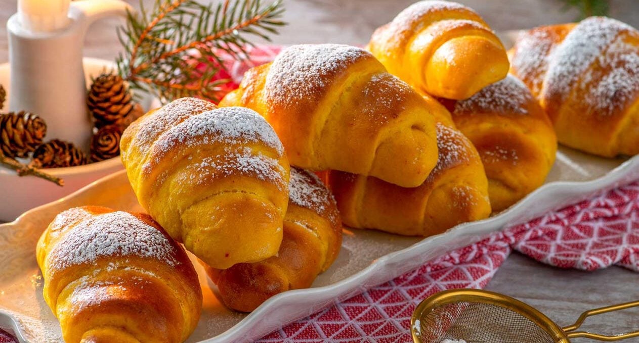 Saffransgifflar med vaniljfyllning - Hemmets Journal