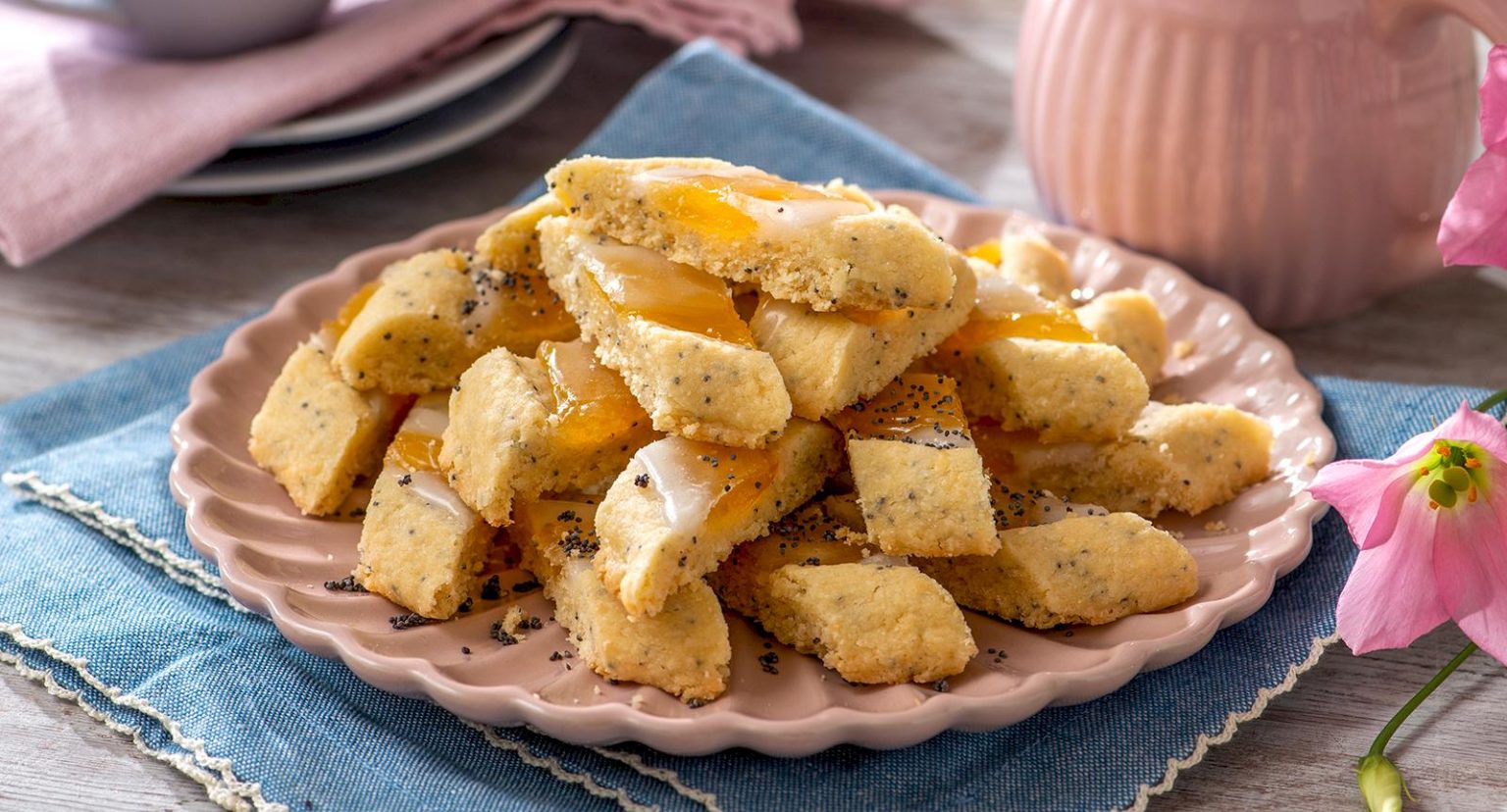 Enkla snittar med lemon curd och vallmofrön - Hemmets Journal