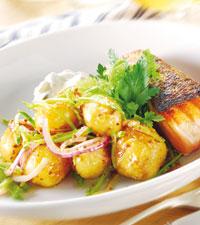 Rostad färskpotatis i senapsvinägrett till lax - Icakuriren