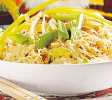 Stekta risnudlar med grönsaker - Icakuriren