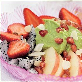 Exotisk fruktsallad med mandelgrädde - Icakuriren