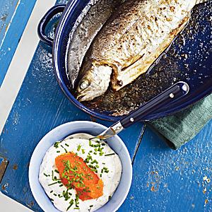 Ugnsstekt röding med blomkålsmos och romsås - Icakuriren