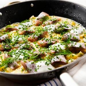 Omelett på sill och potatis - Icakuriren
