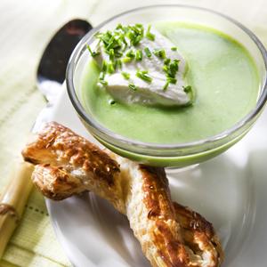 Ärtgrön soppa med smördegskrumelur - Icakuriren