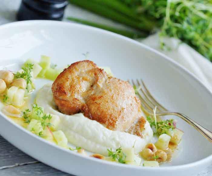 Kycklinglårfilé med jordärtskockskräm - Icakuriren