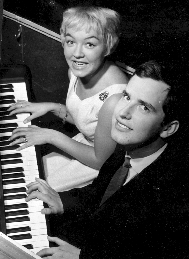 Monica och Carl-Axel Dominique – duon som vägrar ta det piano - Icakuriren